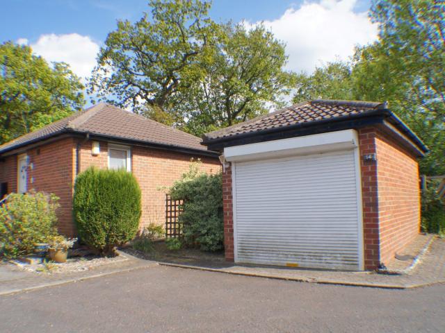1 bedroom detached bungalow Let in Bradford