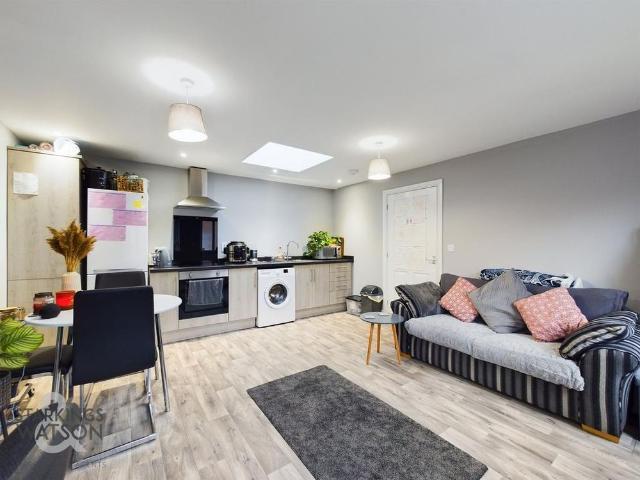 1 bedroom detached bungalow to rent