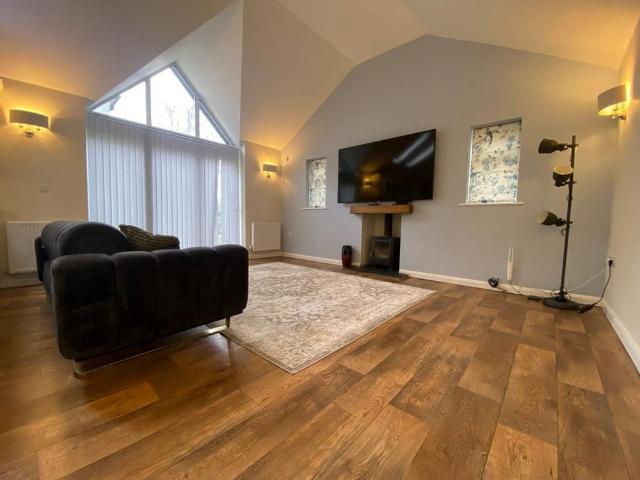 1 bedroom detached bungalow to rent