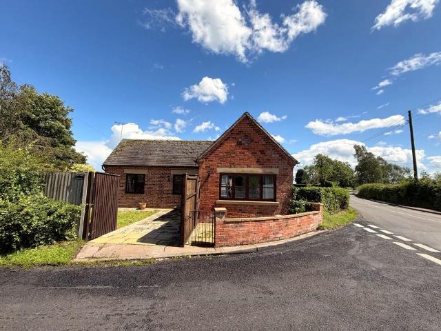 1 bedroom detached bungalow to rent