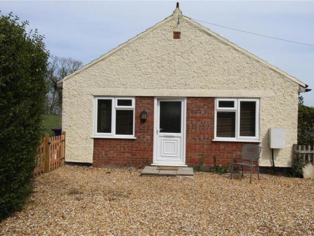1 bedroom detached bungalow to rent