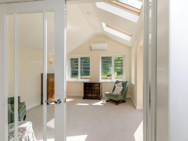 1 bedroom detached bungalow to rent