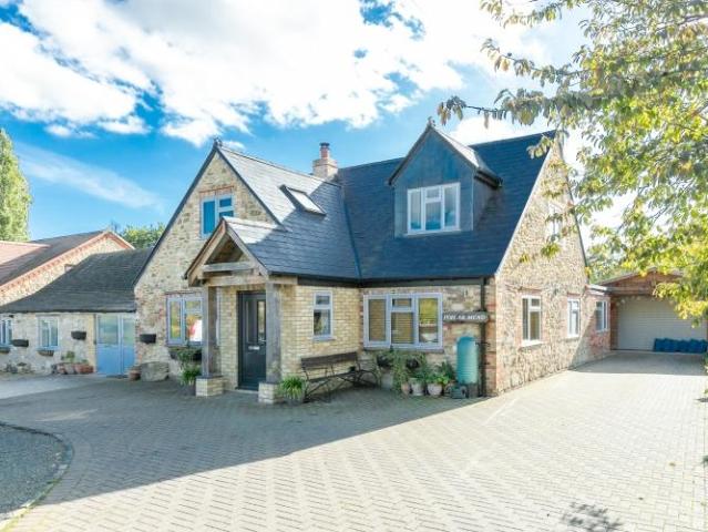 1 bedroom detached bungalow to rent