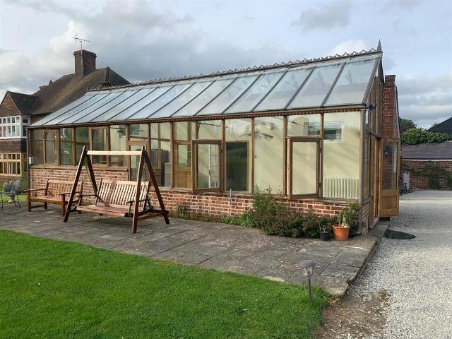 1 bedroom detached bungalow to rent