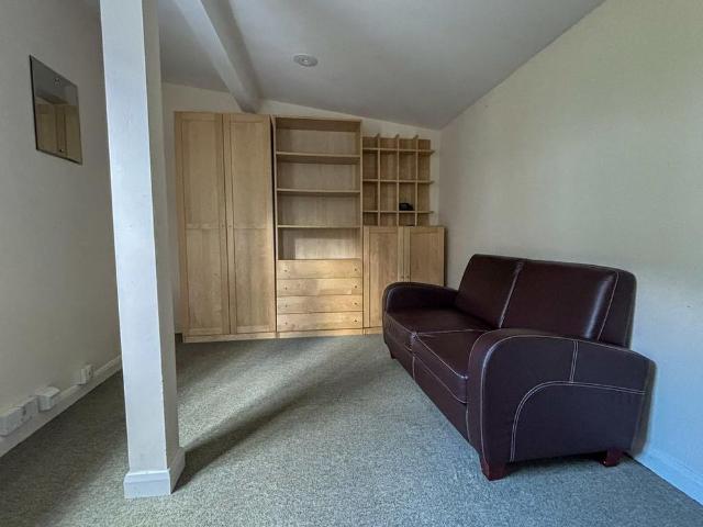 1 bedroom detached bungalow to rent