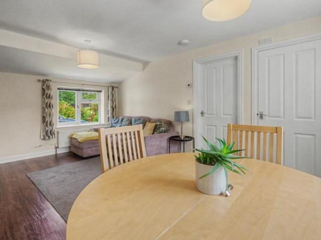 1 bedroom detached bungalow to rent