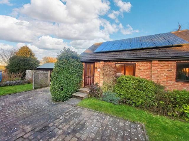 1 Bedroom Detached Bungalow To Rent In Green End, Great Brickhill, MK17