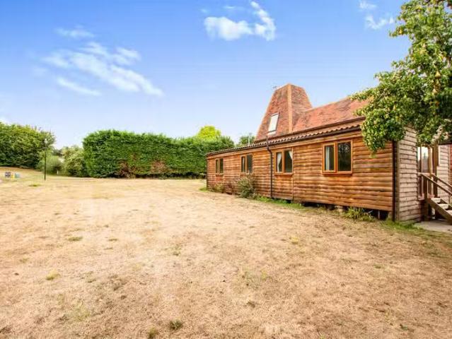 1 bedroom Detached Bungalow to rent, Little Adelaide Farm, Low.