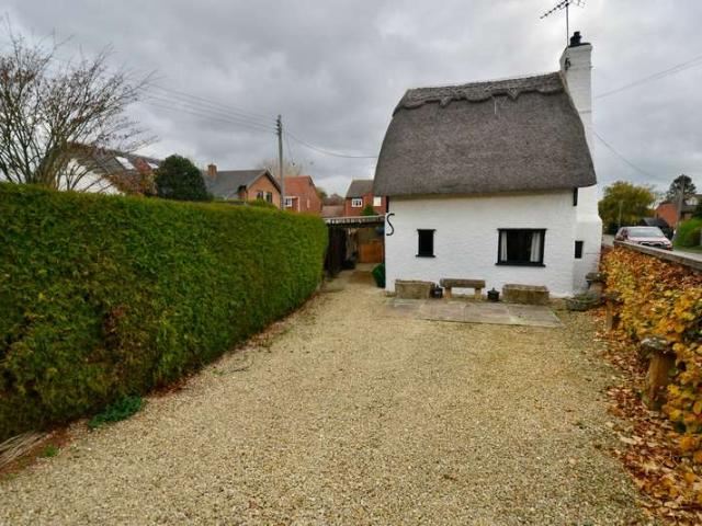 1 Bedroom Detached House