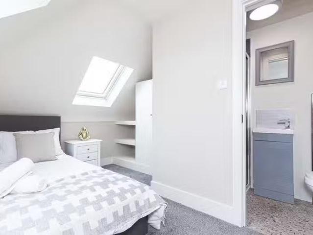 1 bedroom detached house for rent in 203 Bournemouth Road, Poo.