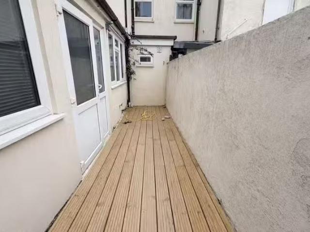 1 bedroom detached house for rent in Cavendish Place, Eastbour.