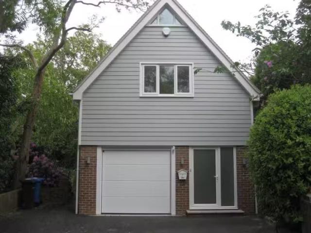 1 bedroom detached house for rent in Chaddesley Glen, Sandbank.