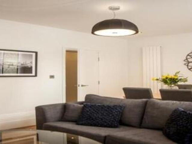 1 bedroom detached house for rent in Charing Cross Road, London, WC2H