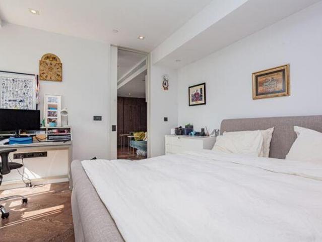 1 bedroom detached house for rent in Circus Road West, London, SW11