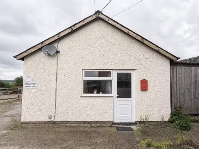 1 bedroom detached house for rent in Brockley Green, Hundon, C.