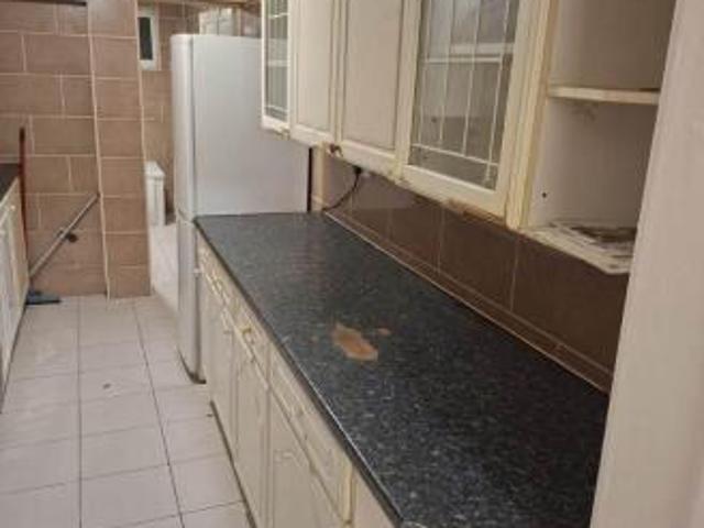 1 bedroom detached house for rent in Dallow Road, Luton, Bedfordshire, LU1