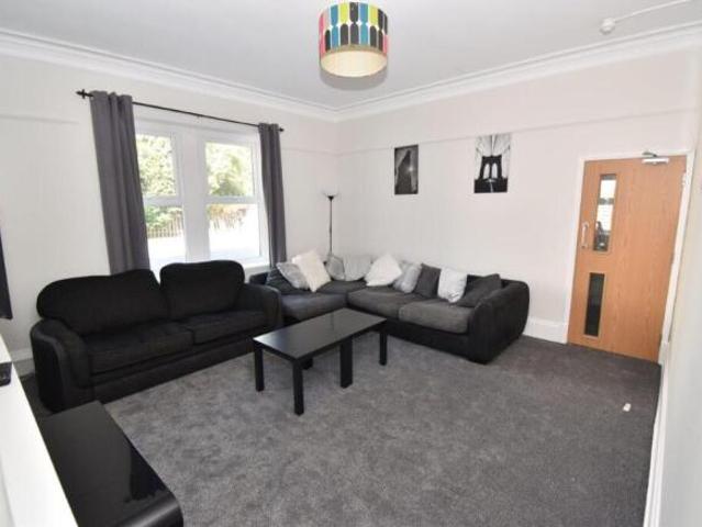 1 bedroom detached house for rent in Dyson Street, Huddersfield, HD5