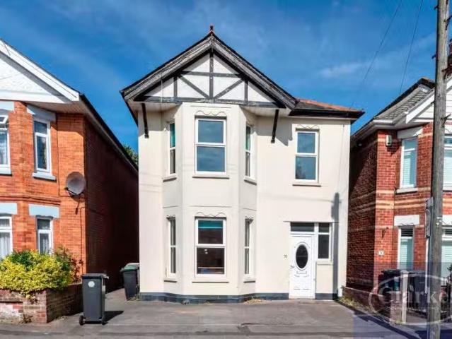 1 bedroom detached house for rent in Evelyn Road, Moordown, Do.