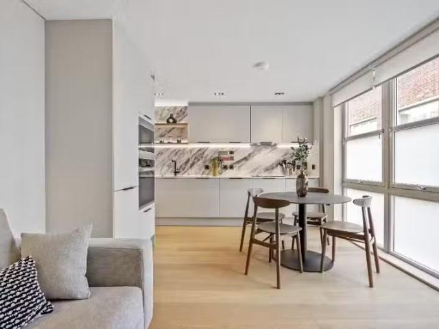 1 bedroom detached house for rent in Flat 1 18 Bow Lane, 11.