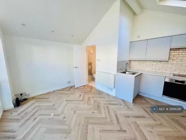 1 bedroom detached house for rent in Oxford Road, Cambridge, CB4