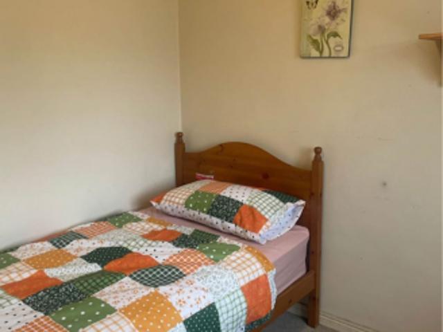 1 bedroom detached house for rent in Leas Close, Chessington, Surrey, KT9