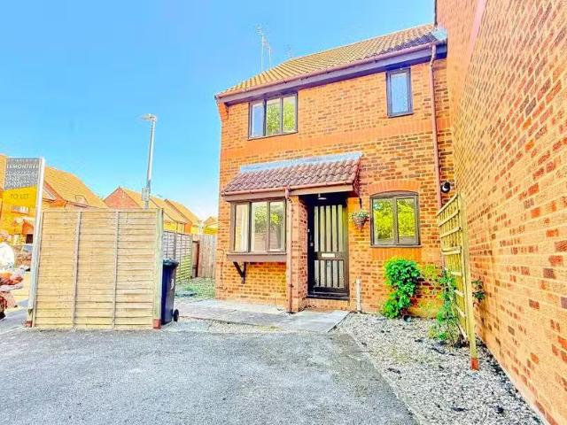1 bedroom detached house for rent in Lucerne Close, Cambridge.