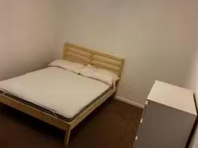 1 bedroom detached house for rent in Military Road, Colchester.