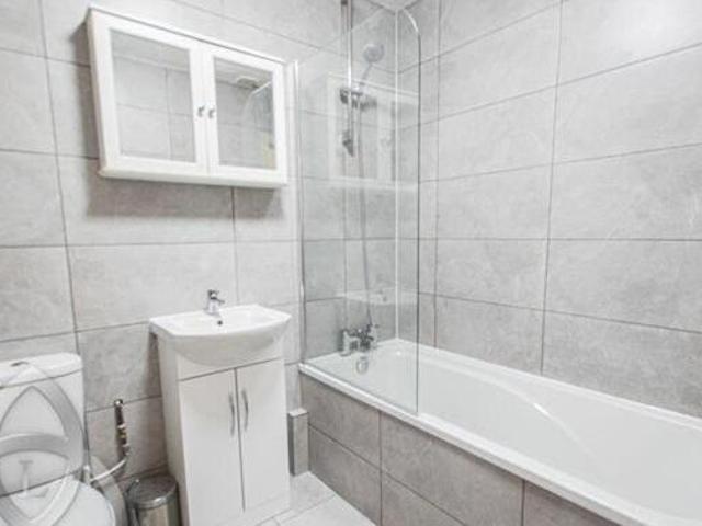 1 Bedroom Detached House For Rent In Park Road