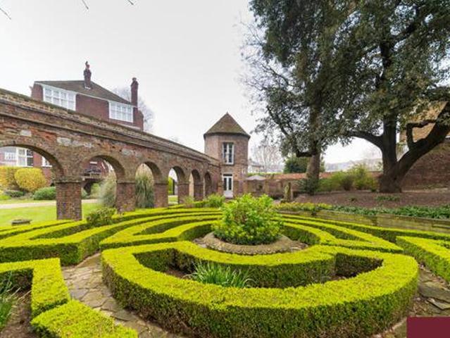 1 Bedroom Detached House For Rent In Queensberry House, Richmond