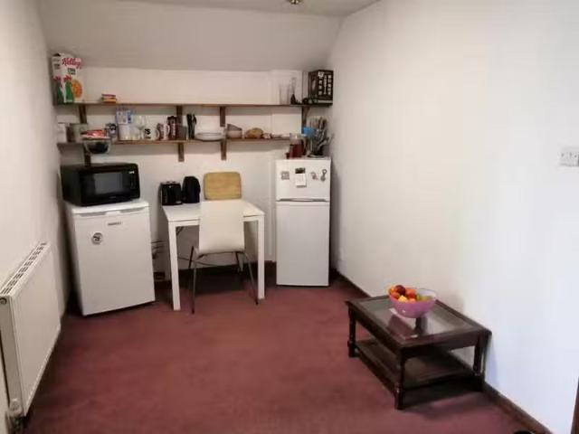 1 bedroom detached house for rent in Tydeman Road, BS20