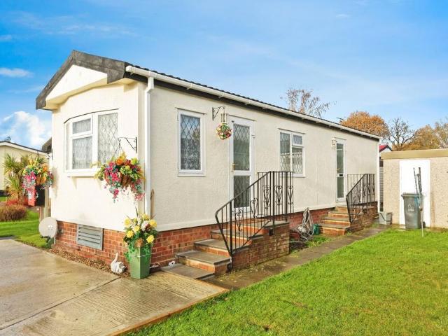1 bedroom detached house for sale