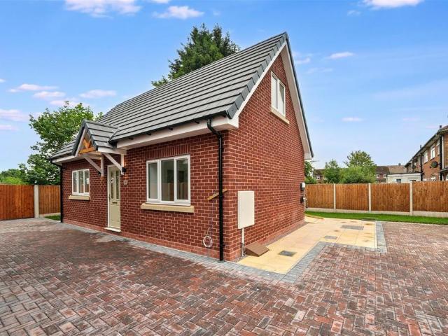 1 bedroom detached house for sale