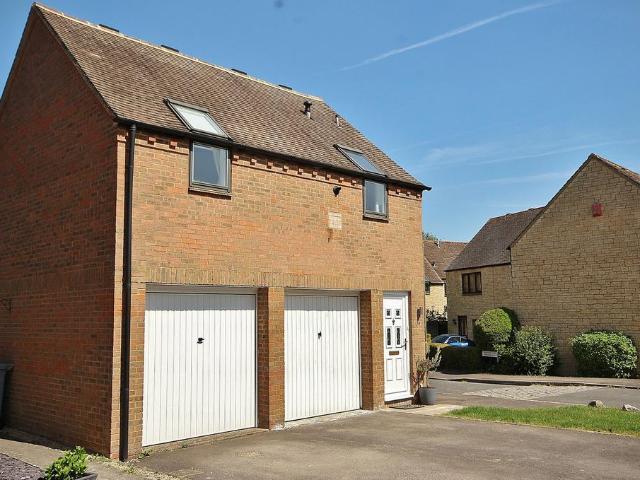 1 bedroom detached house for sale