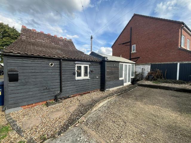 1 bedroom detached house for sale