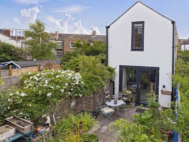 1 bedroom detached house for sale
