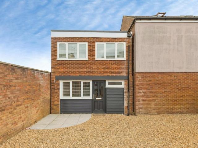 1 bedroom detached house for sale