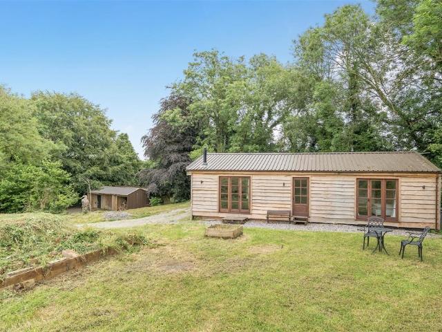 1 bedroom detached house for sale