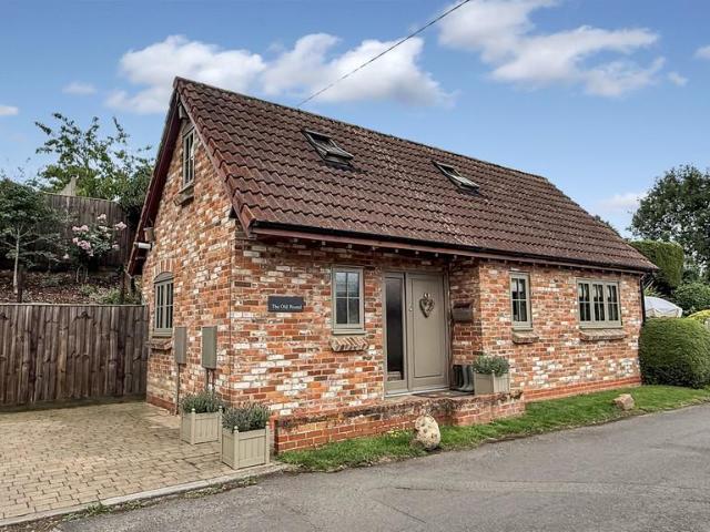 1 bedroom detached house for sale