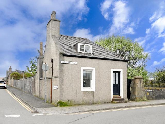 1 bedroom detached house for sale
