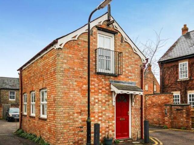 1 Bedroom Detached House For Sale In Bedford, Bedfordshire