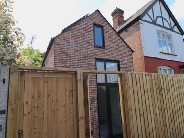 1 Bedroom Detached House For Sale In London