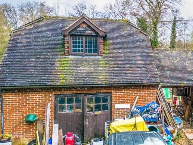 1 Bedroom Detached House For Sale In Newbury, Hampshire