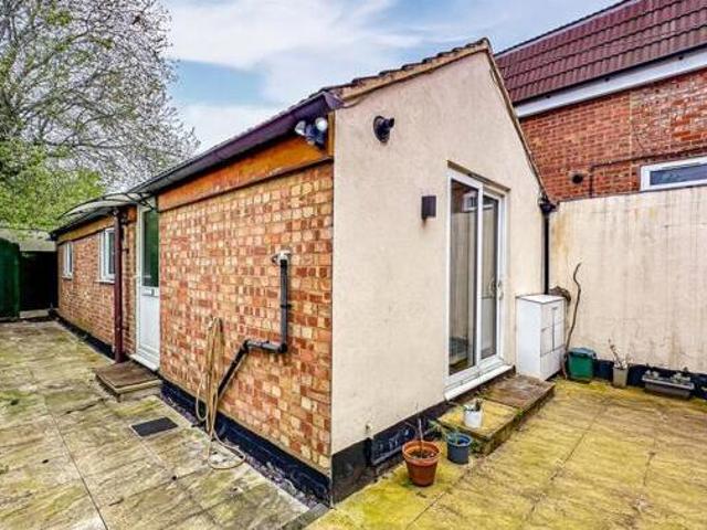 1 Bedroom Detached House For Sale In St. Albans, Hertfordshire