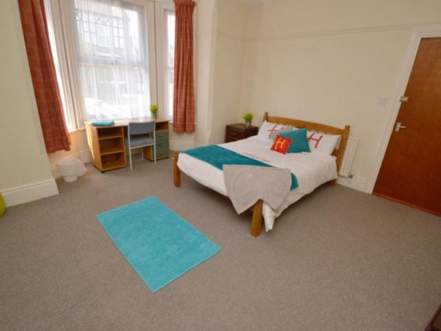 1 bedroom Detached house To Let