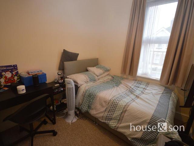 1 bedroom detached house to rent