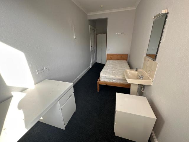 1 bedroom detached house to rent