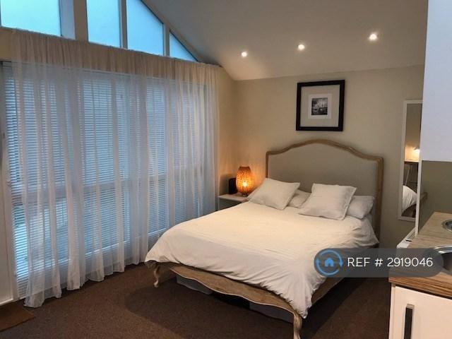 1 bedroom detached house to rent