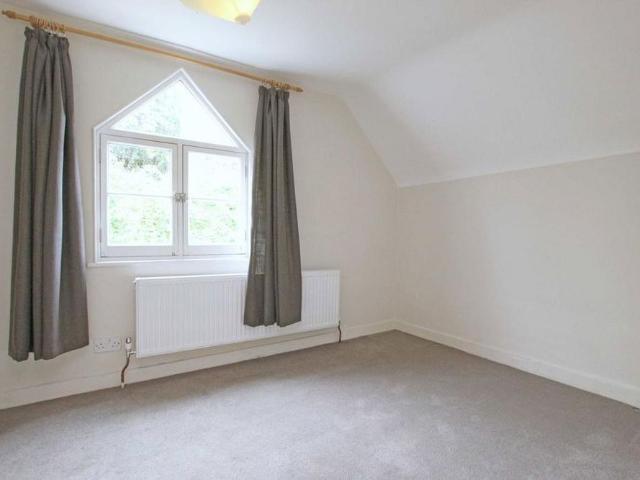 1 bedroom detached house to rent