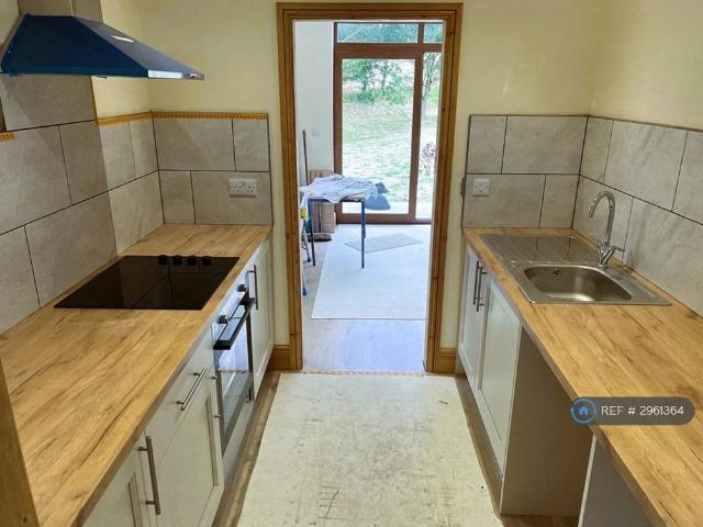 1 bedroom detached house to rent