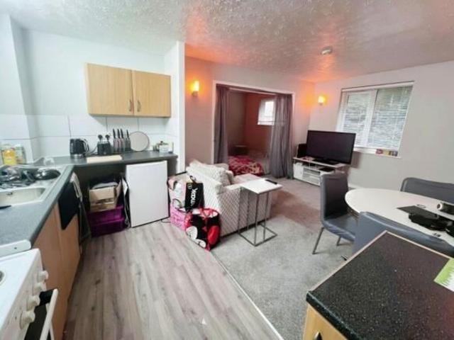 1 bedroom detached house to rent